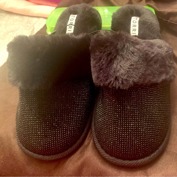 torrid | Shoes | Torrid Glitter Fur Slippers Blk 8w | Poshmark